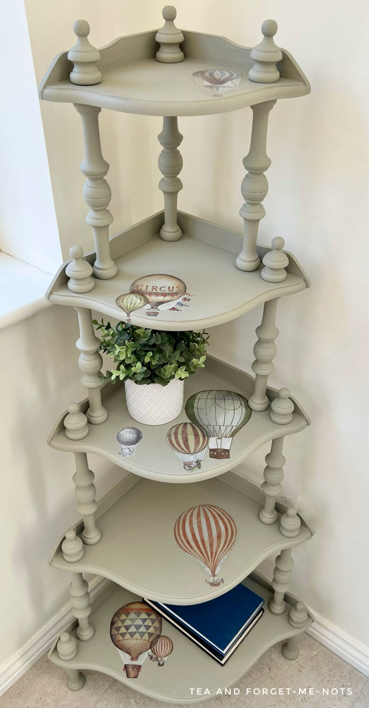 How to give painted shelves a new look – Tea and Forget-me-nots