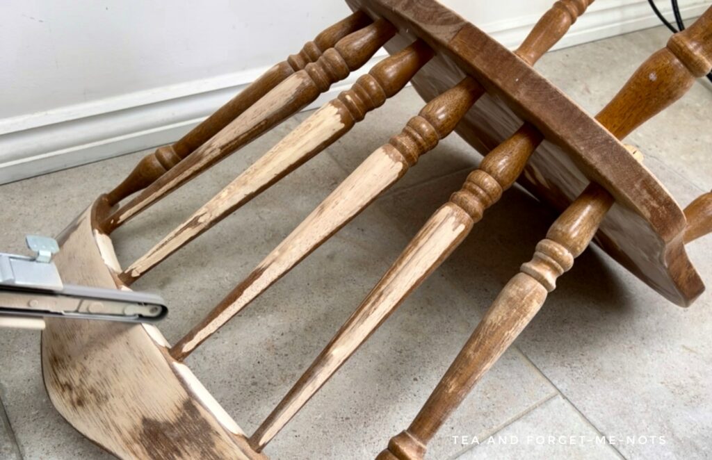 How to upcycle an old wooden chair with a furniture transfer in 4 steps
