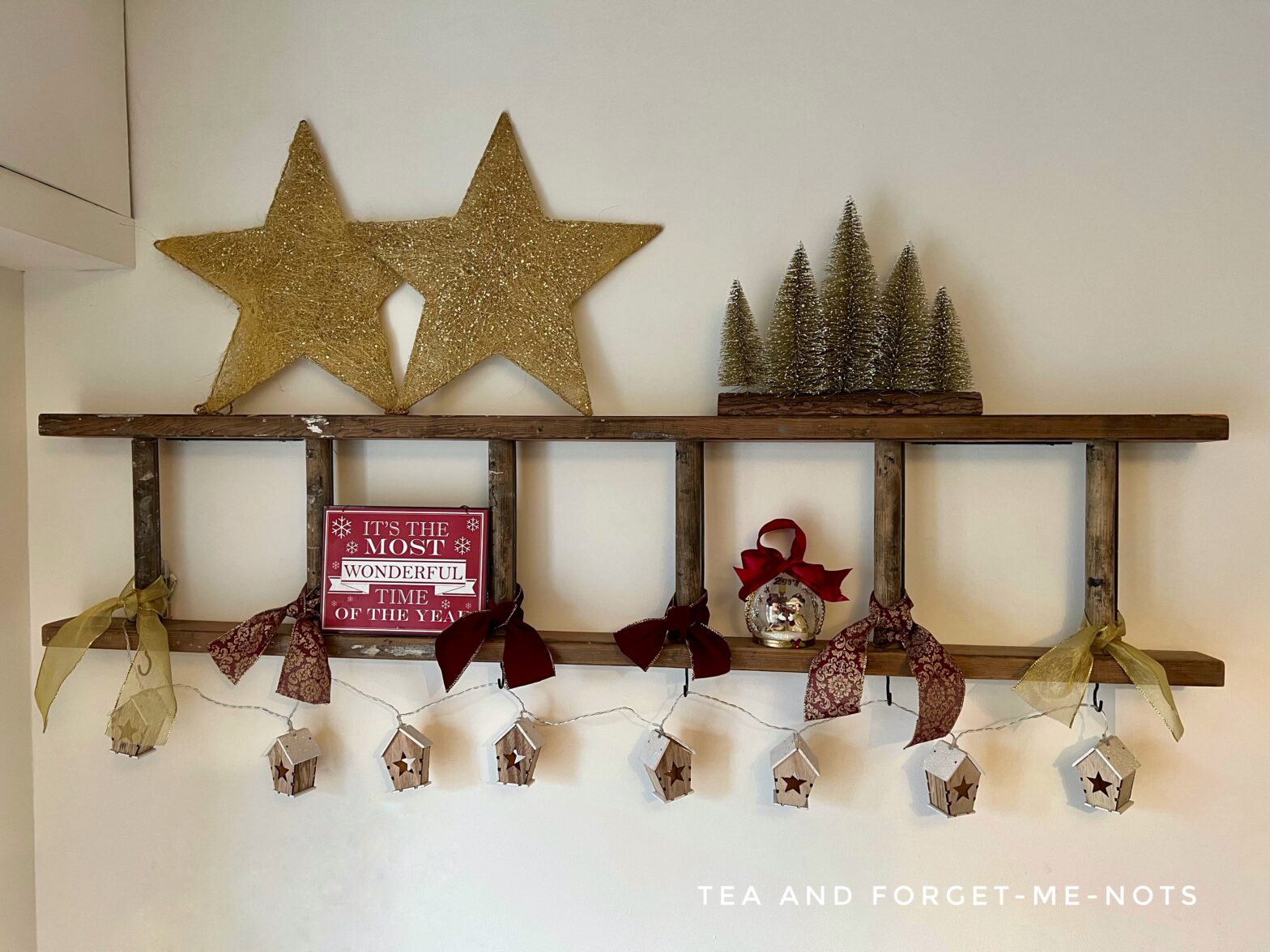 7 Christmas ladder decoration ideas for the festive season – Tea and ...
