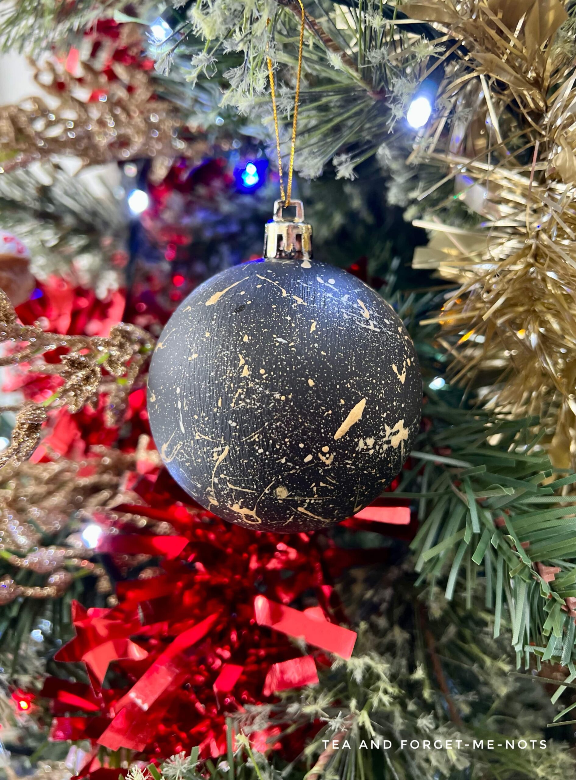 Christmas Paint Night Ideas - Fun and Easy Bauble Designs – Tea and ...