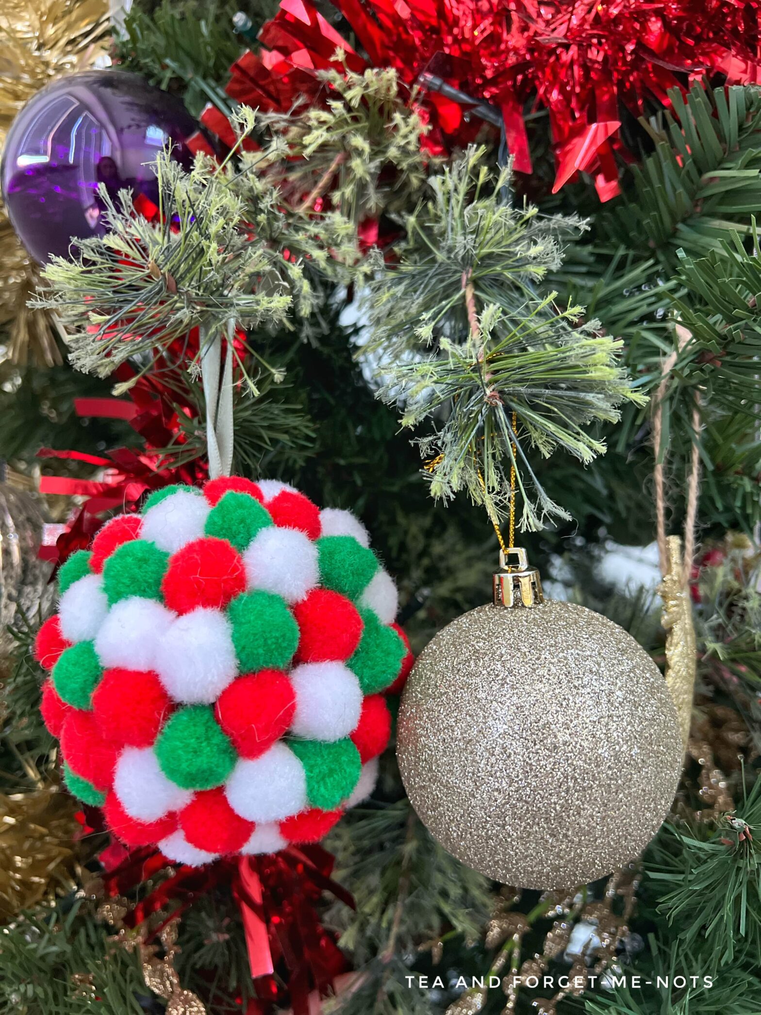 Christmas Paint Night Ideas - Fun and Easy Bauble Designs – Tea and ...