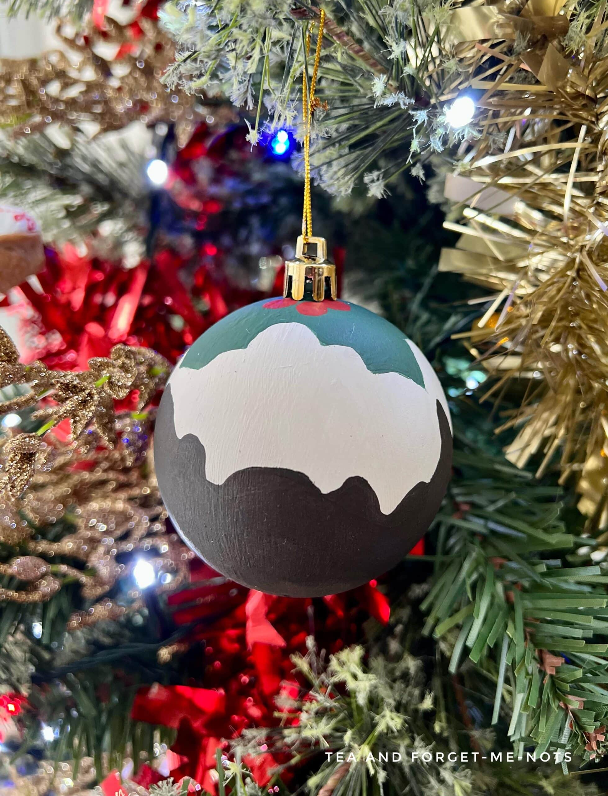 Christmas Paint Night Ideas - Fun and Easy Bauble Designs – Tea and ...