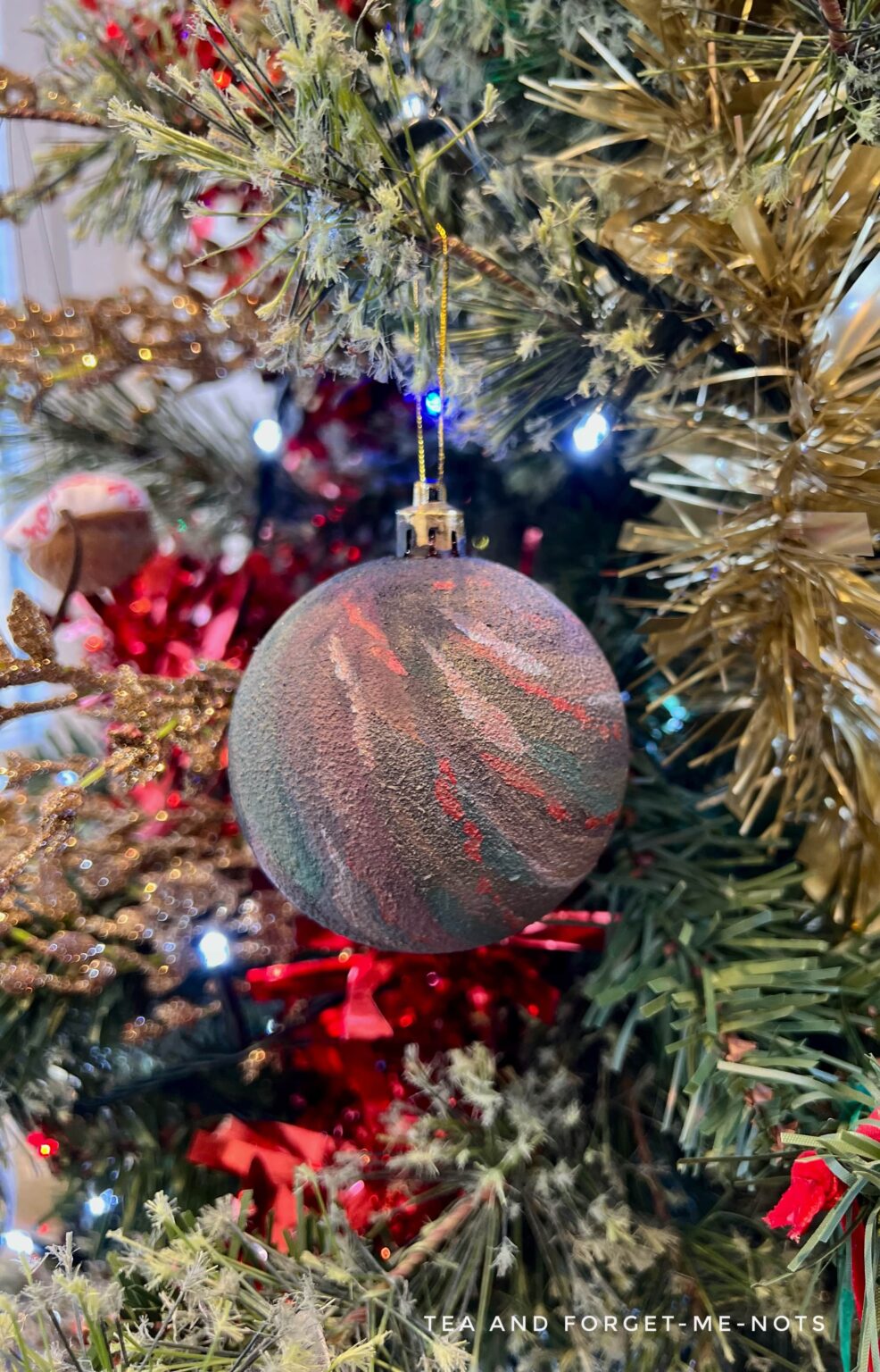 Christmas Paint Night Ideas - Fun and Easy Bauble Designs – Tea and ...