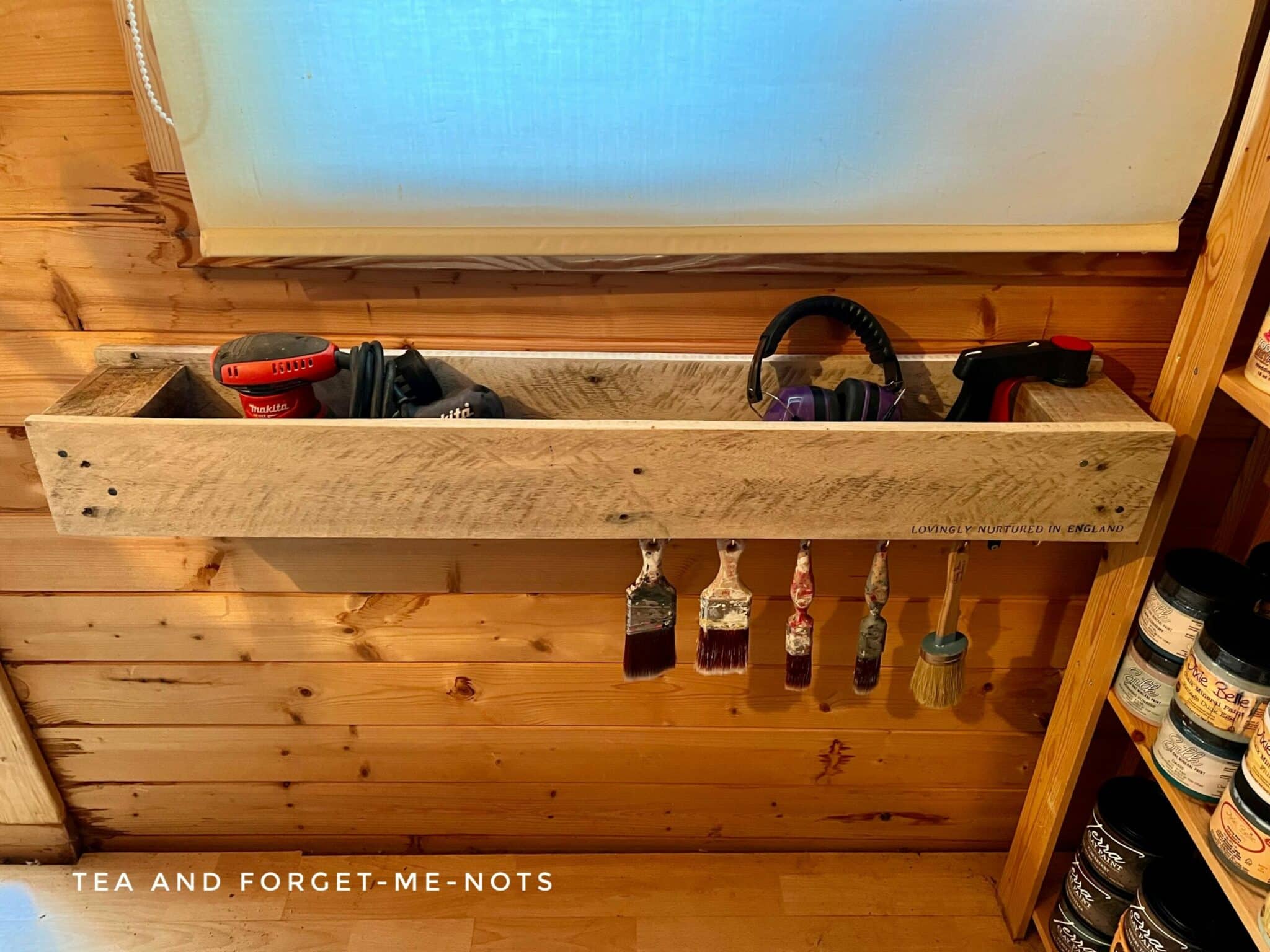 How to make an easy rustic pallet DIY shelf – Tea and Forget-me-nots
