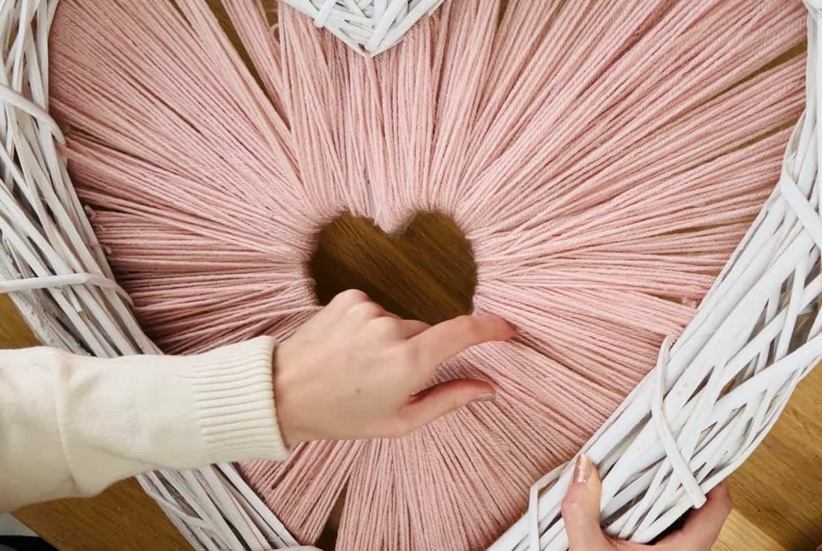 DIY Yarn Heart Shaped Wreath For Valentine’s Decor – Tea and Forget-me-nots