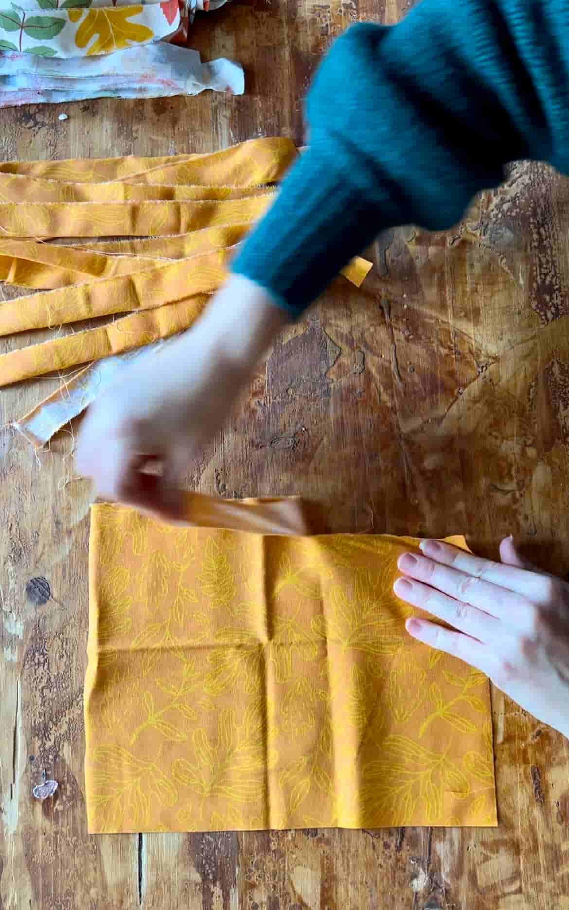 Simple Rag Garland DIY Tutorial with Scrap Fabric – Tea and Forget-me-nots